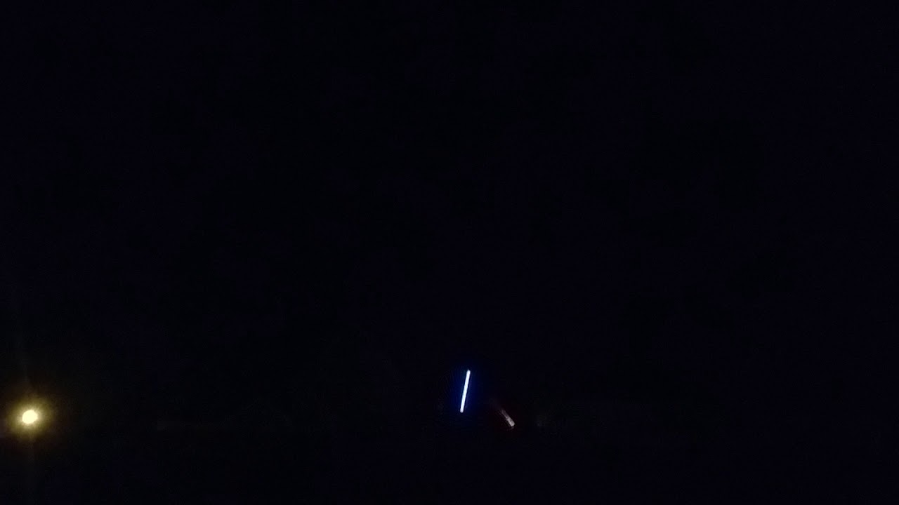 Awesome invisible lightsaber fight - YouTube