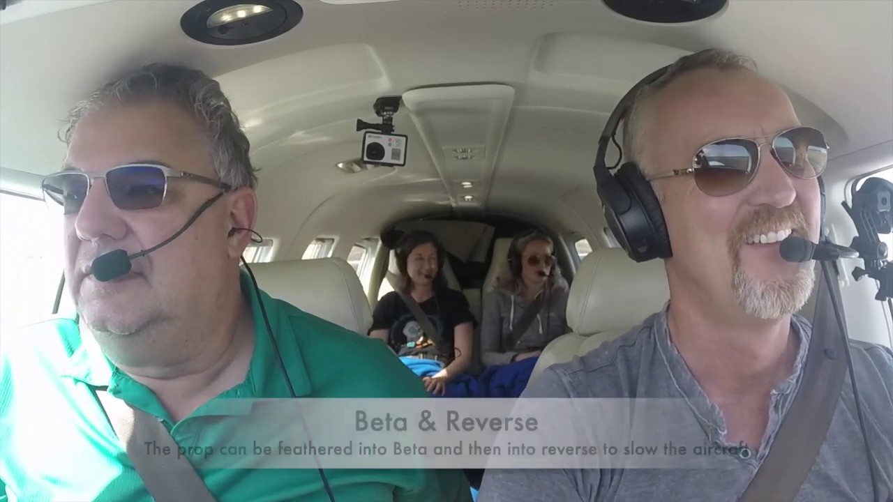 Low Time in Type - High Crosswind Landing - YouTube