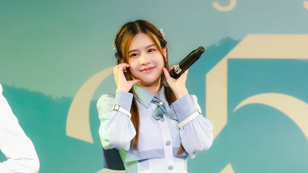 CGM48 - Angel CGM48 @ 5th Single Roadshow MBK Center 230219 Fancam 4K ...