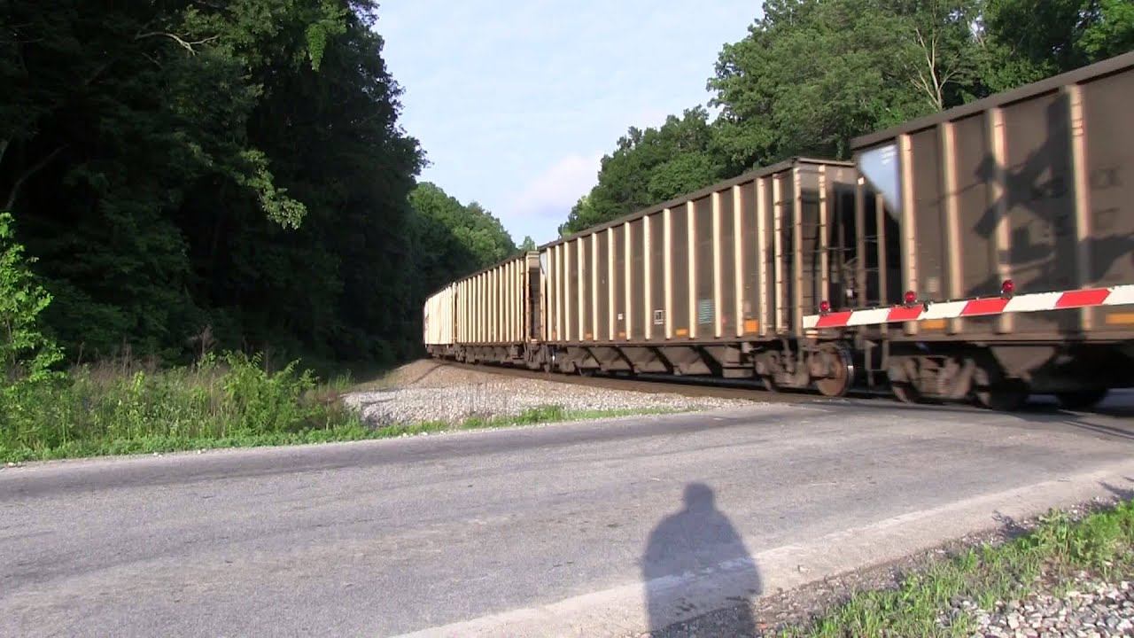 BNSF 5832 leads NS 72Z at Thrasher Pike - YouTube