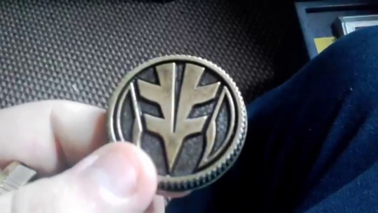A Look At The White Ranger Power Coin - YouTube