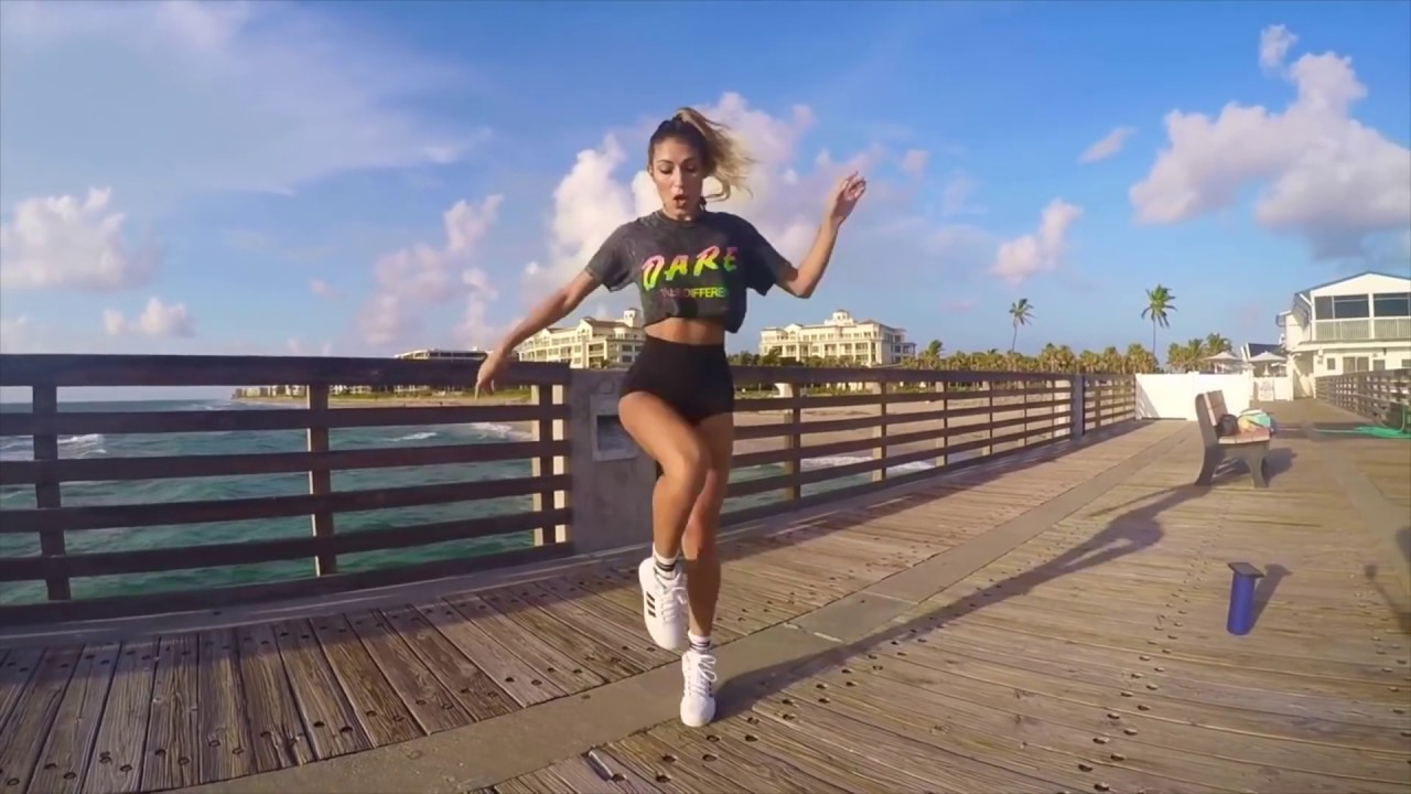Shuffle Dance - Eiffel 65 Blue (Da Ba Dee) - YouTube