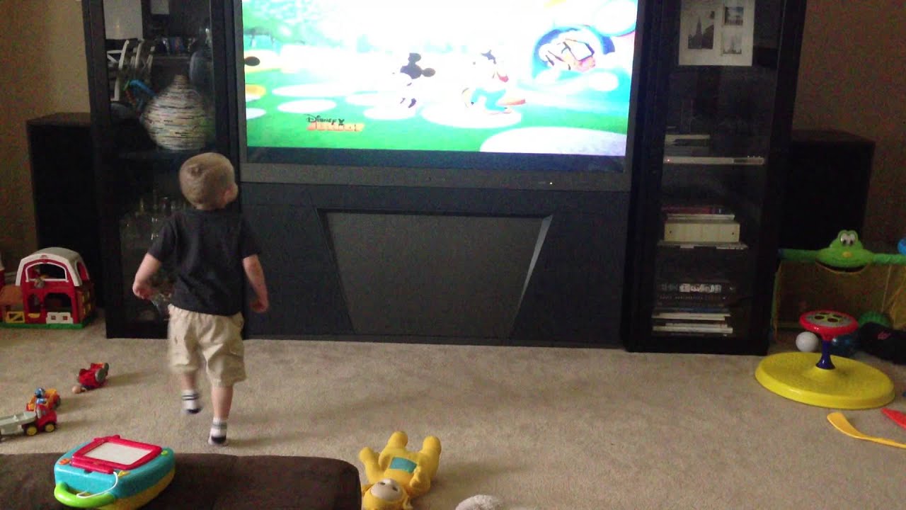 Brady Dancing to Mickey Mouse Clubhouse 04-2013 - YouTube