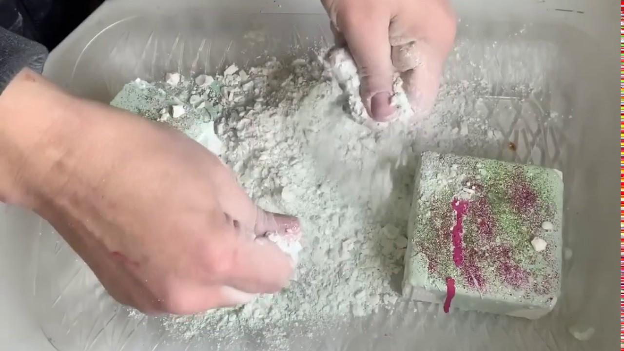 Gym chalk crumble with paste. - YouTube