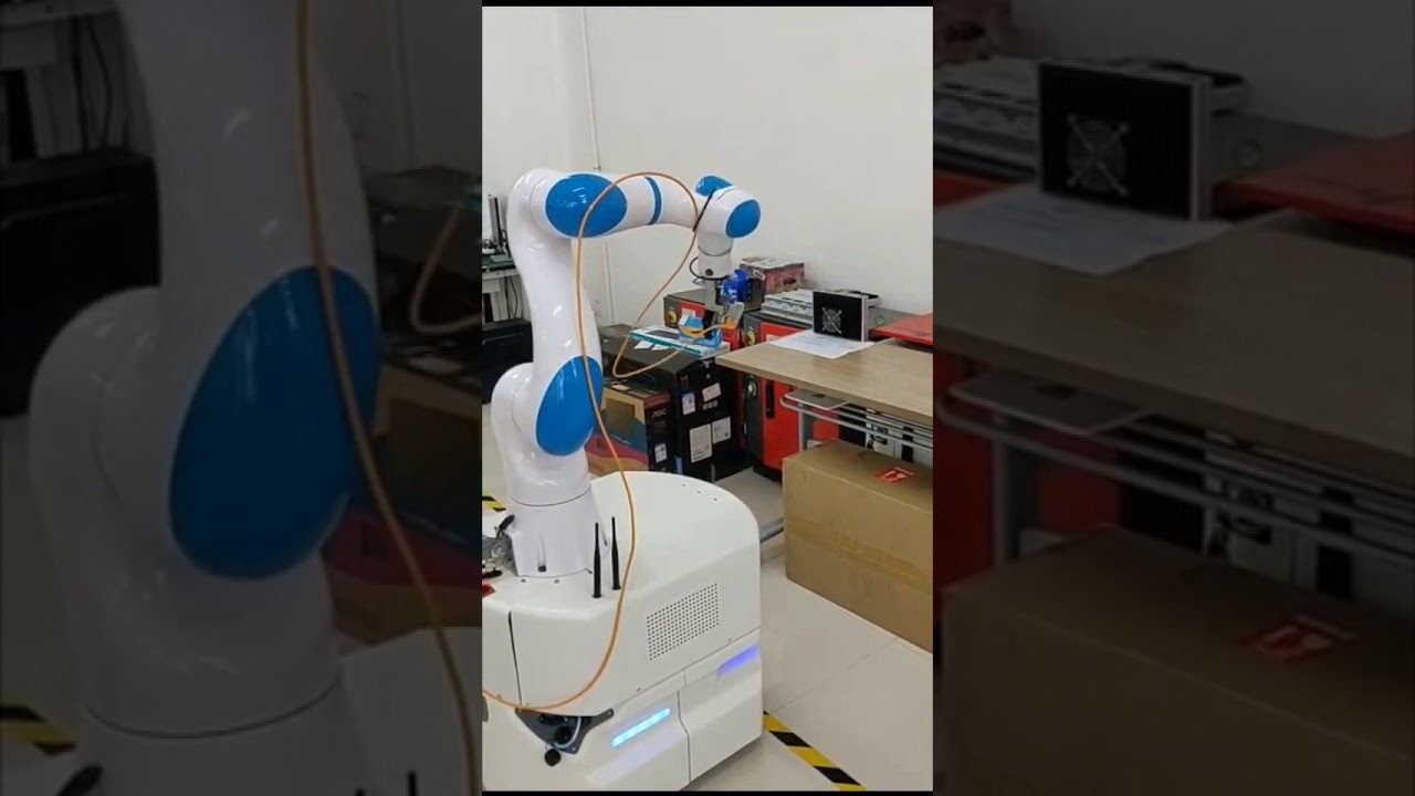 HNC Collaborative robot - YouTube