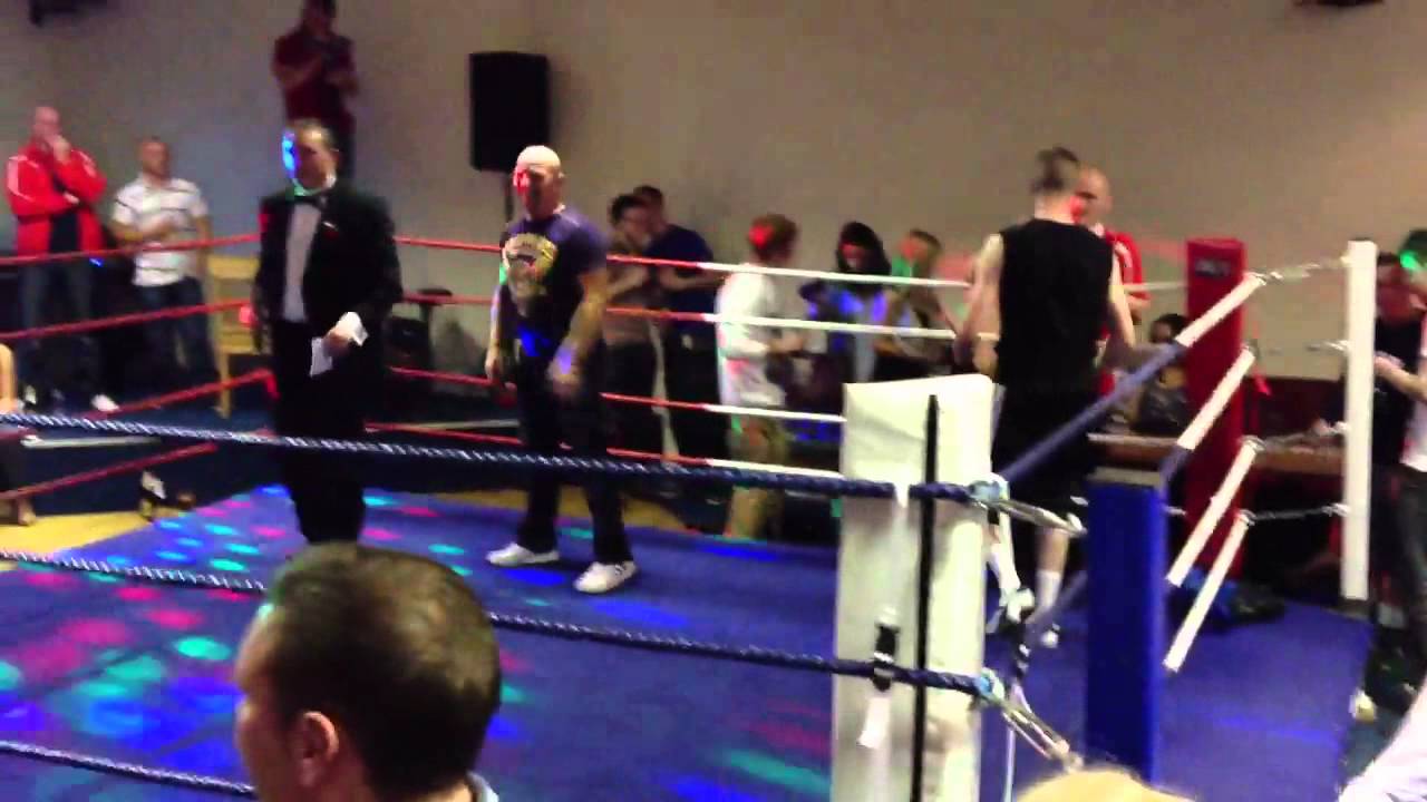 Crumlin Boxing - Mark Hamill - Entrance - YouTube