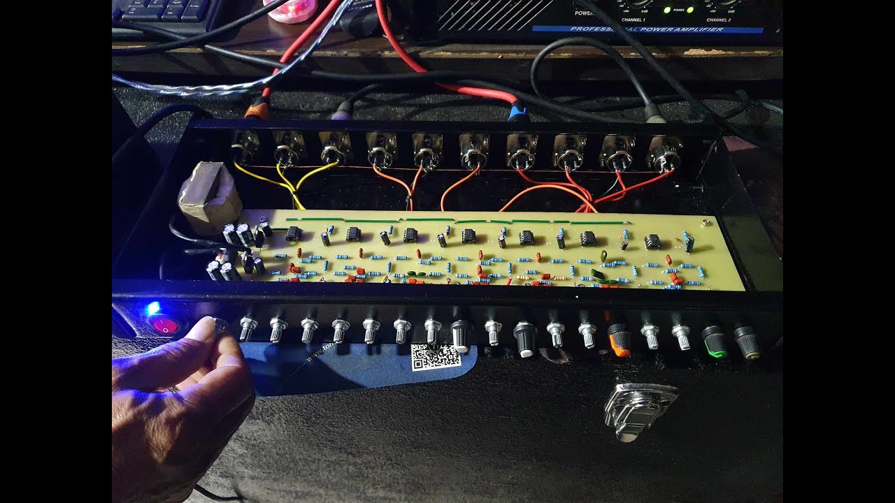 DIY CROSSOVER & MIXER - YouTube