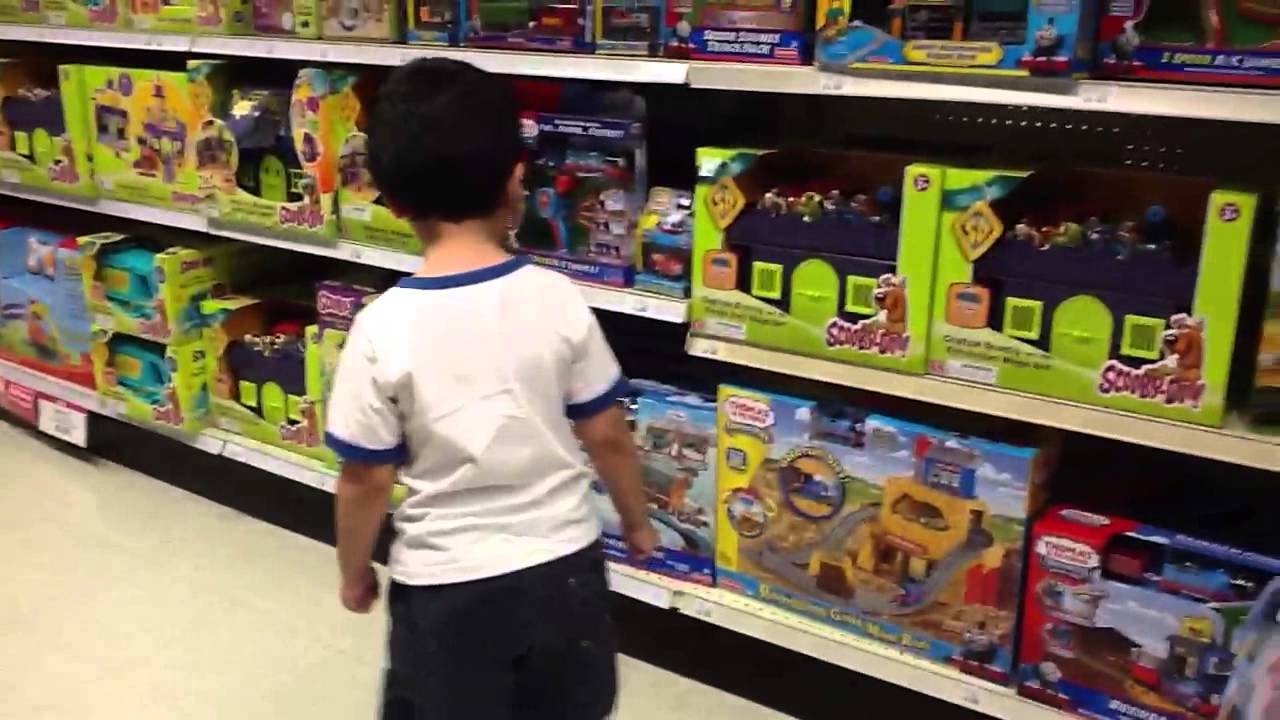 Eli @ Toys R Us - part 2 - YouTube