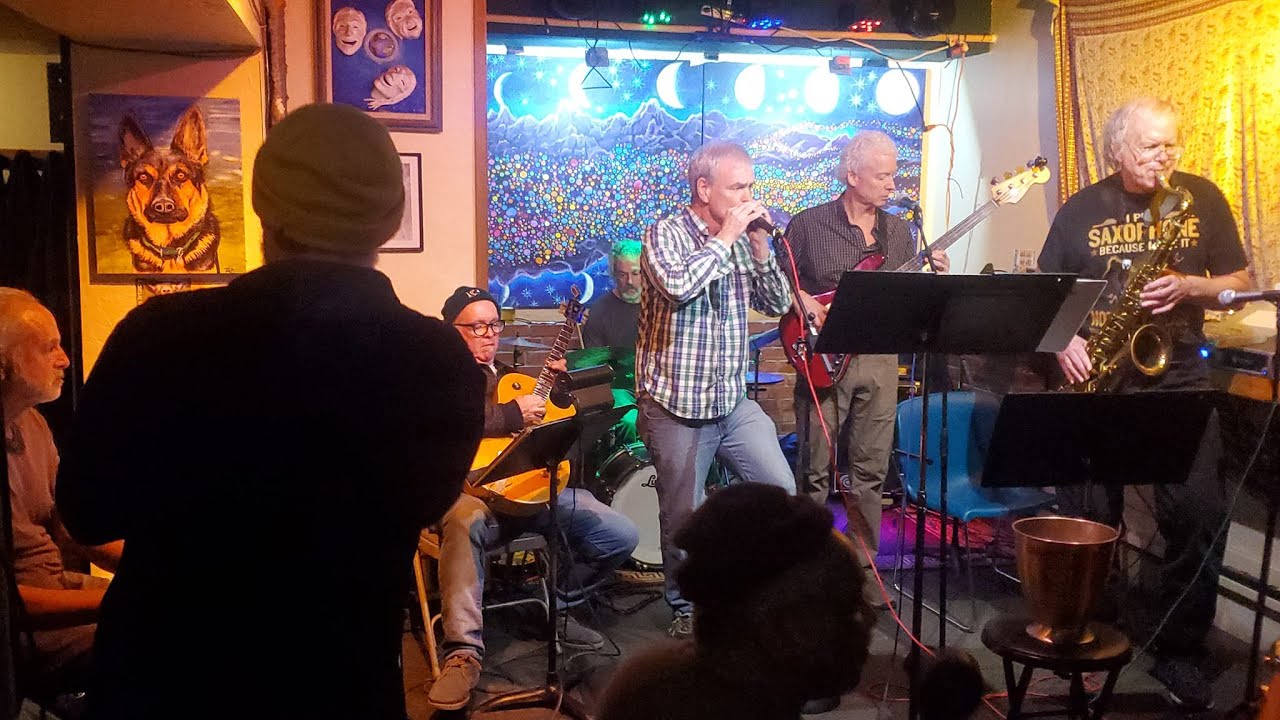 Jazz and Beyond with Kevin McCartney @The New Moon - YouTube