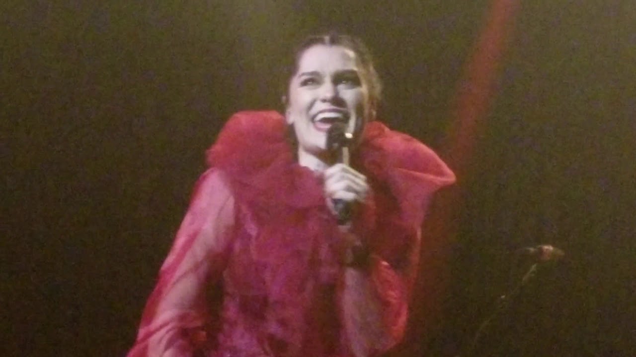 Jessie J - Queen - YouTube