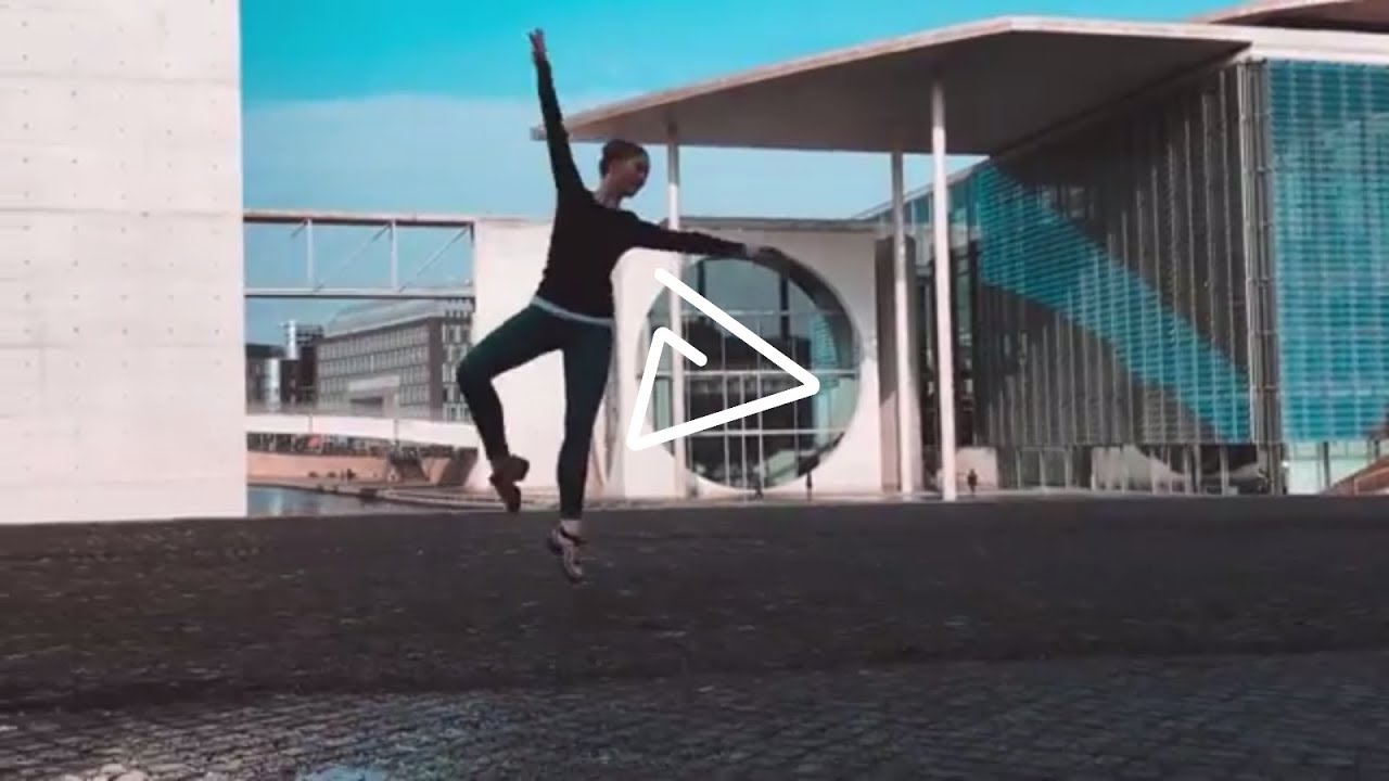Ballet dancing at a train station - YouTube