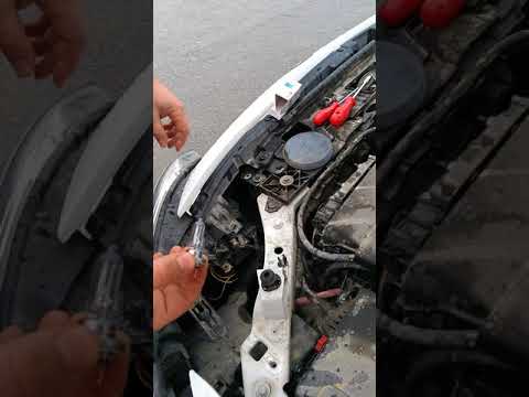 Fluence far ampulü değişimi (Fluence headlight bulb replacement)