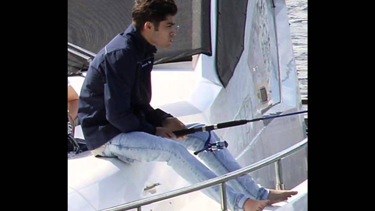 One Direction's feet (Harry, Zayn, Niall, Louis and Liam) - YouTube