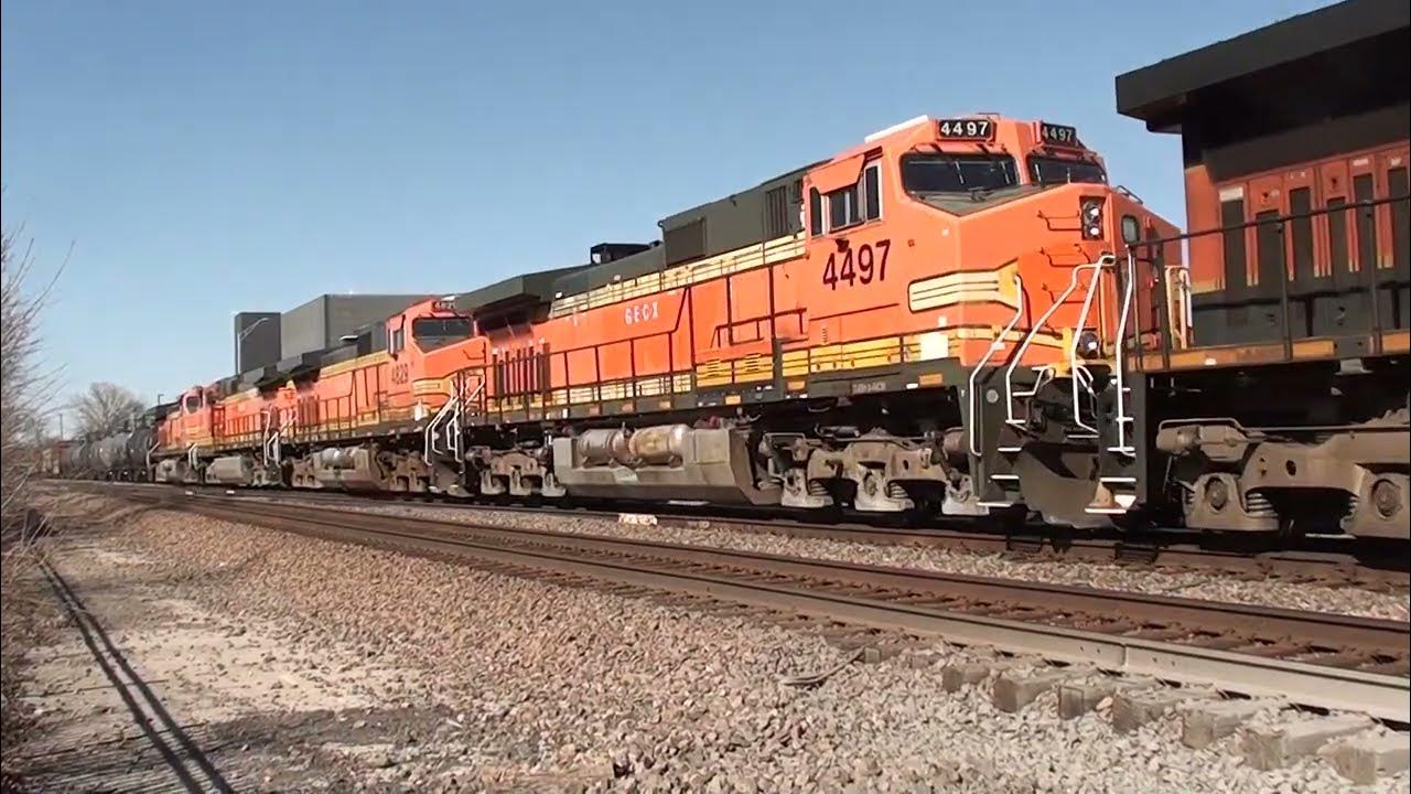 BNSF #7007 Leads WB to SB Mixed Freight with H1 and GECX Dash 9s. Olathe, KS 4/1/23 - YouTube