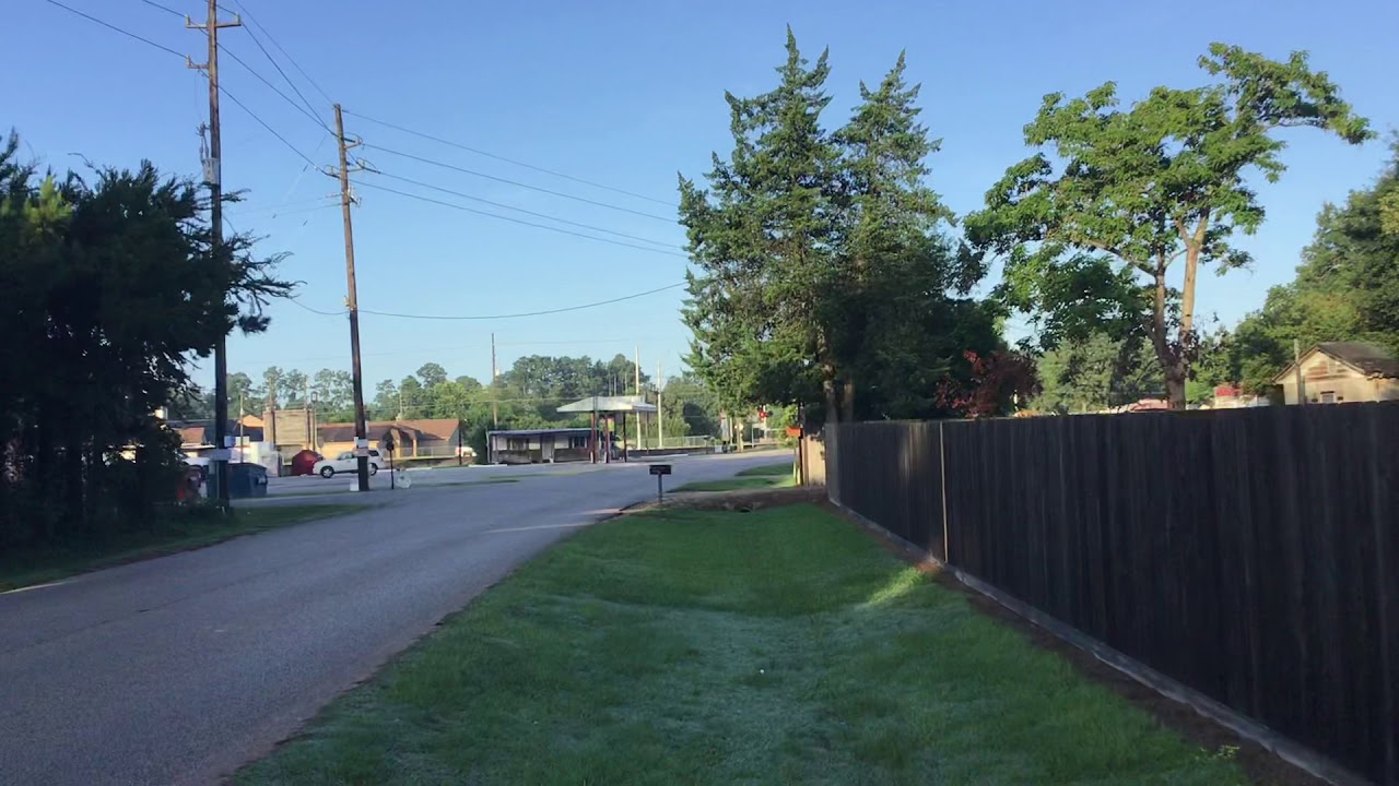 UP 8364 NB SD70ACE Leads Manifest Magnolia,Tx - YouTube