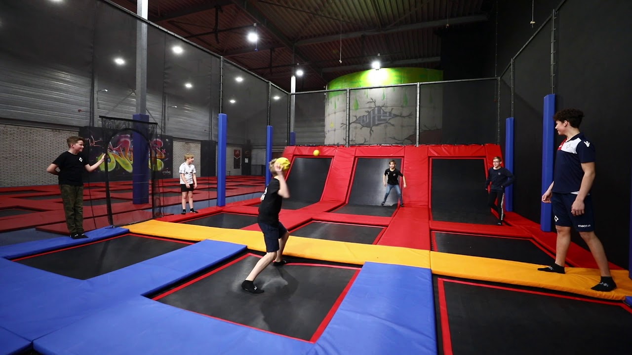 We-Jump - We Like To Jump - Vrij Springen - YouTube