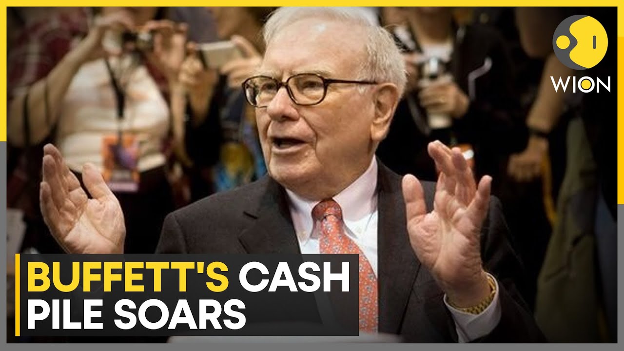 Buffet Sells Apple, Stacks Up Cash Reserve: What Does This Mean For ...