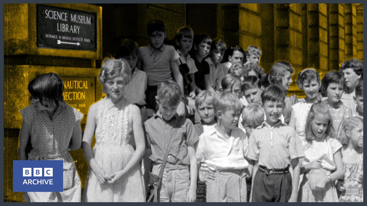 1959: Children visit the SCIENCE MUSEUM | BBC News | Retro Tech | BBC ...