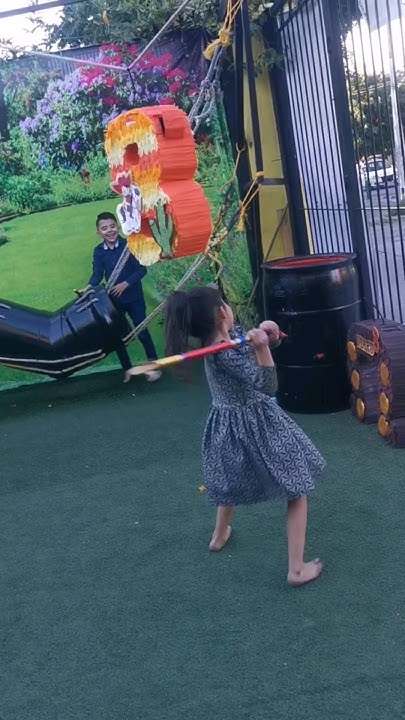 Dale, dale, dale #piñata #fiestainfantil - YouTube