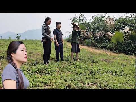 Thanks to that man's help, Hong found a suitable plot of land to build a house.