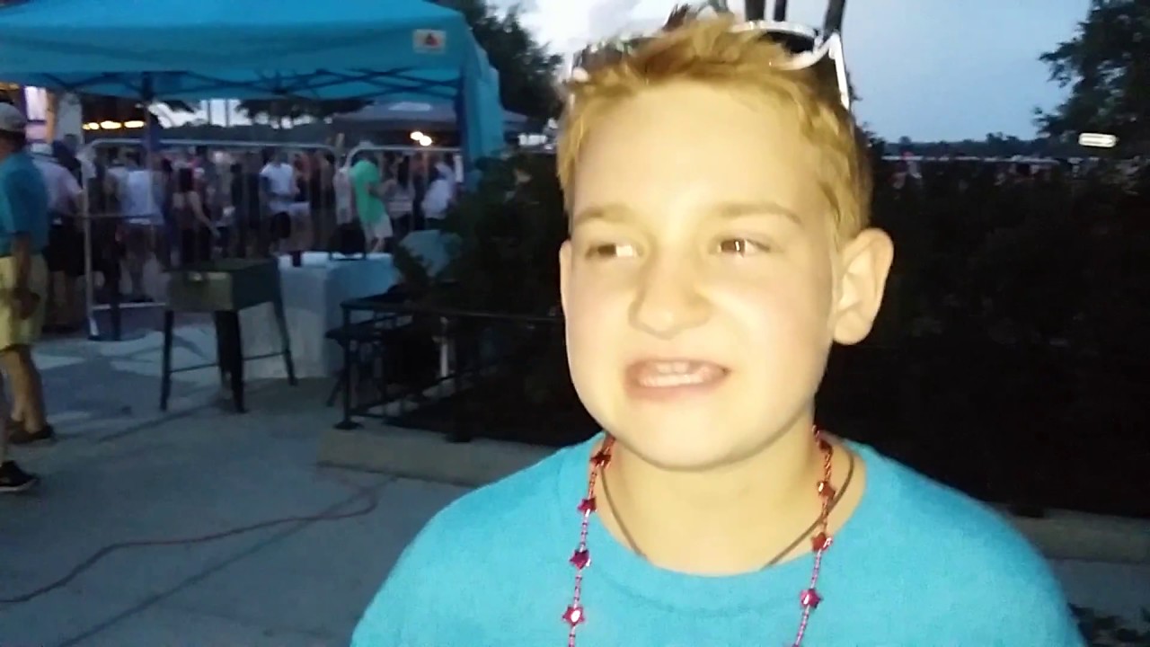 Helium singer - YouTube