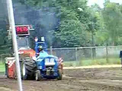 Ford pro stock tractor pulling - YouTube