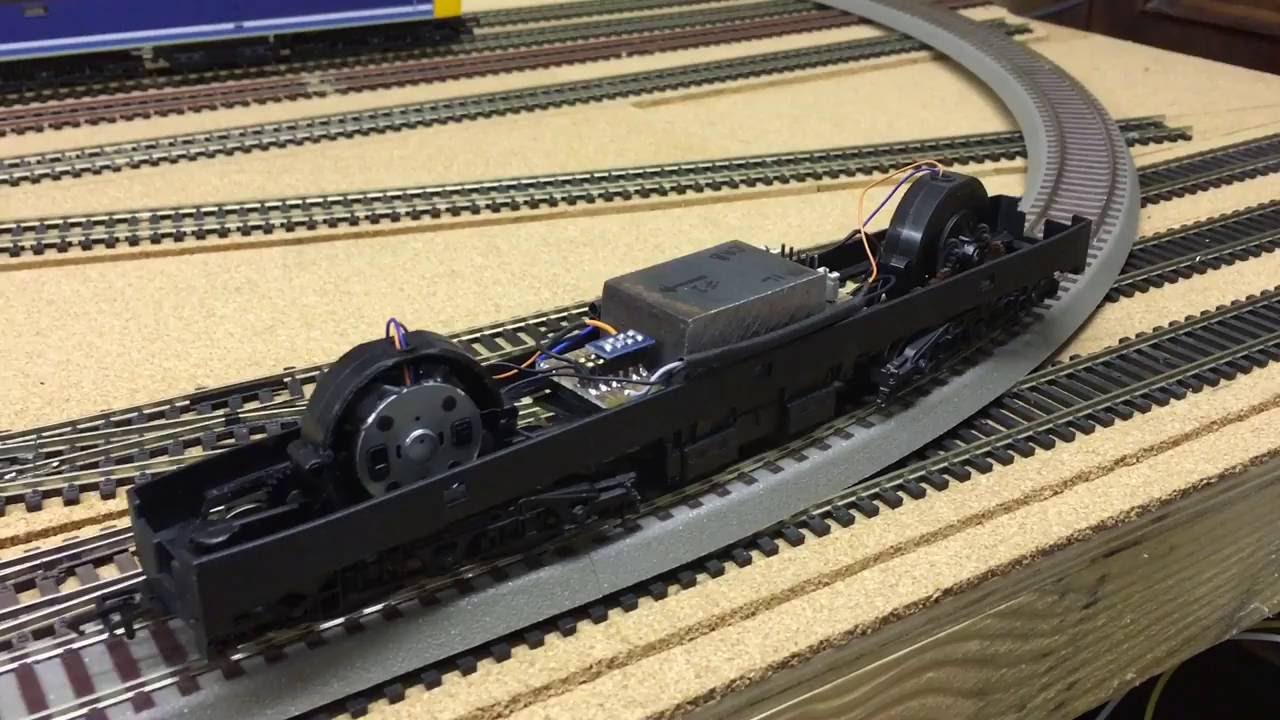 Twin-motored Lima class 57/47 - YouTube