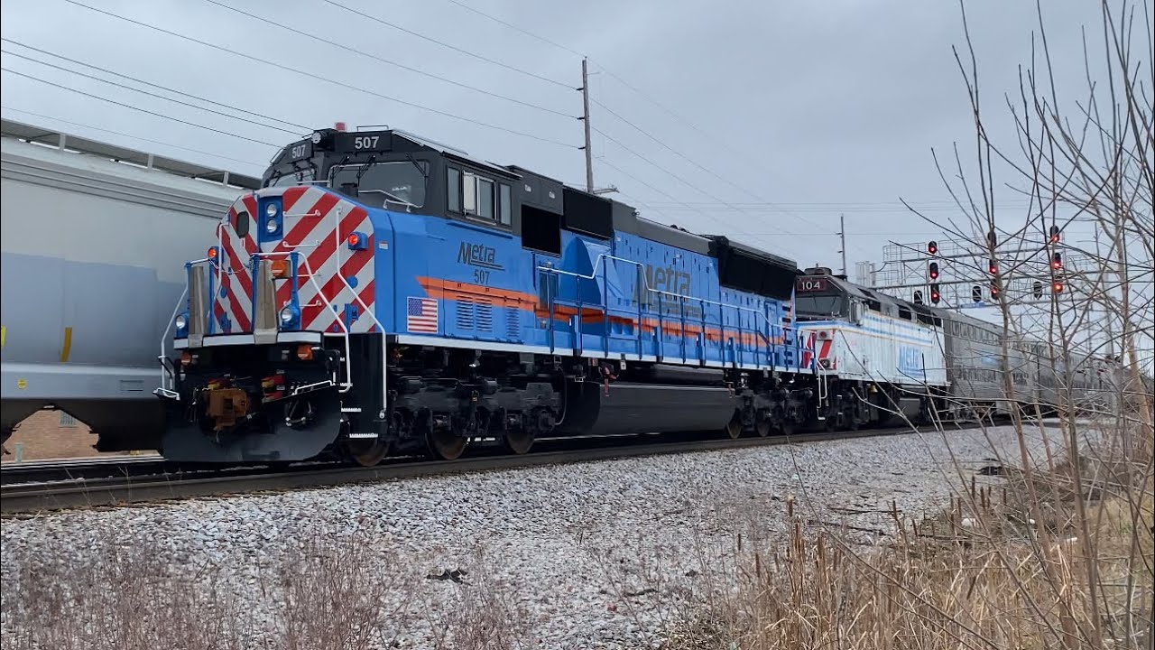 New Metra locomotive in Action at Franklin park IL - YouTube