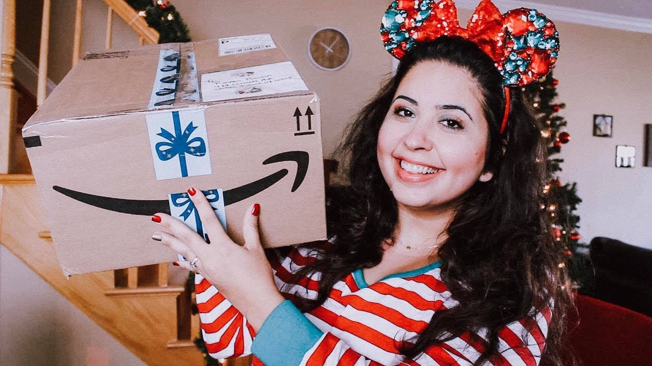 Disney Secret Santa Gift Exchange Unboxing | VLOGMAS DAY 11 - YouTube