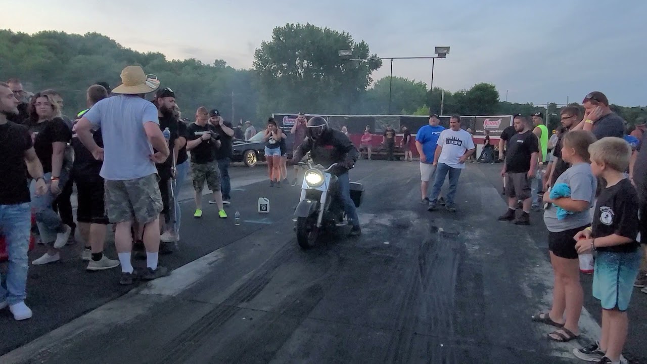 Josh Engle making test passes on his No Prep Harley bagger - YouTube