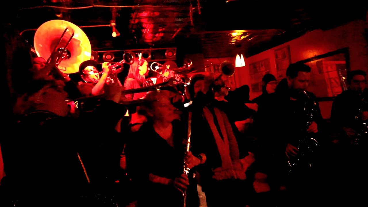 Detroit Party Marching Band plays Paczki Day at The Painted Lady 2/13 ...