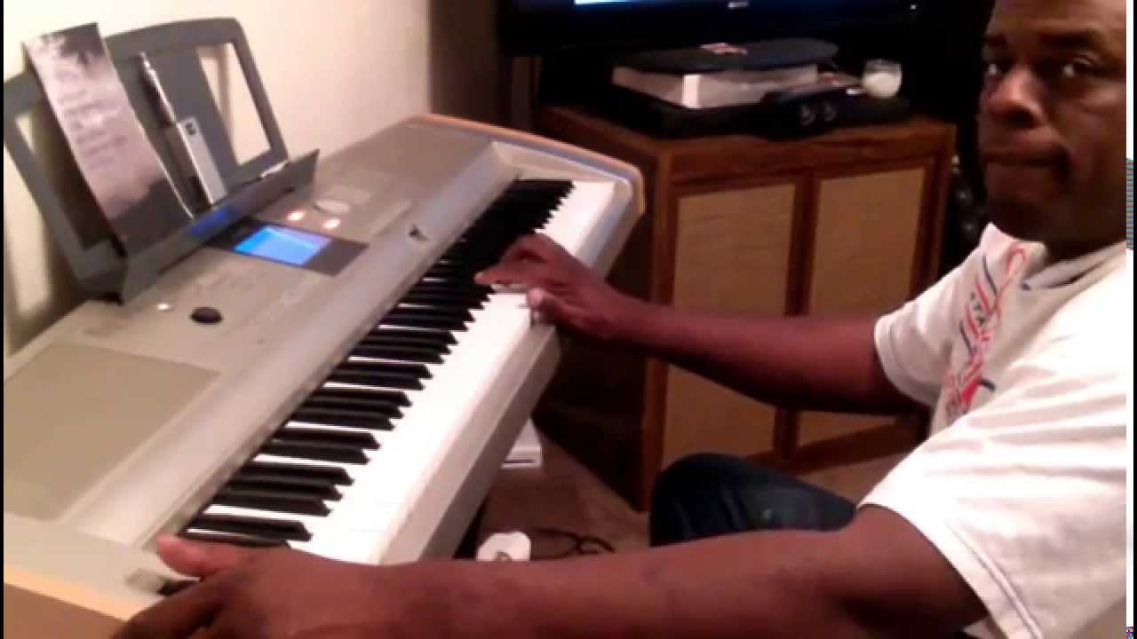 ROBIN GARRETT PLAYING (DONT KNOW WHY) WITH KEYBOARD SAX - YouTube