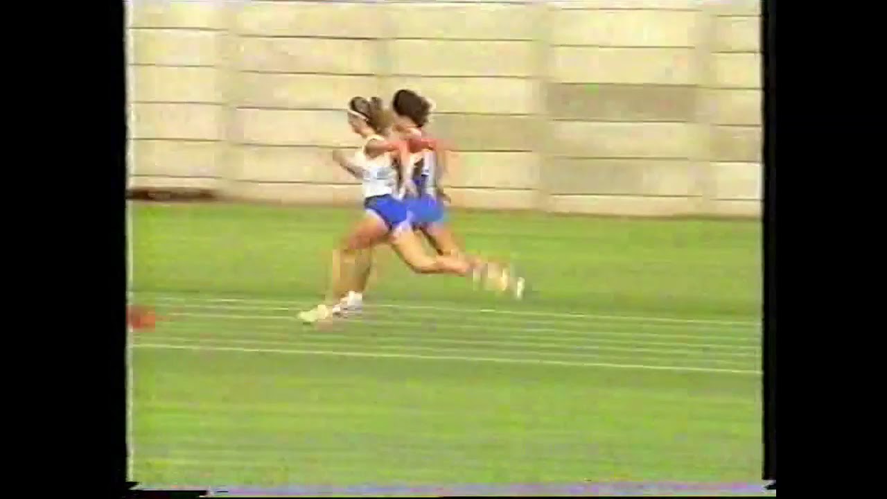 Zelda Pretorius Mobil series 400m B - YouTube