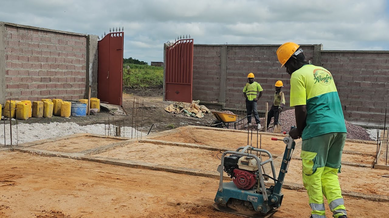 GCI: REMBLAI & COMPACTAGE AVANT LE BÉTONNAGE DU SOUS-PAVEMENT - YouTube