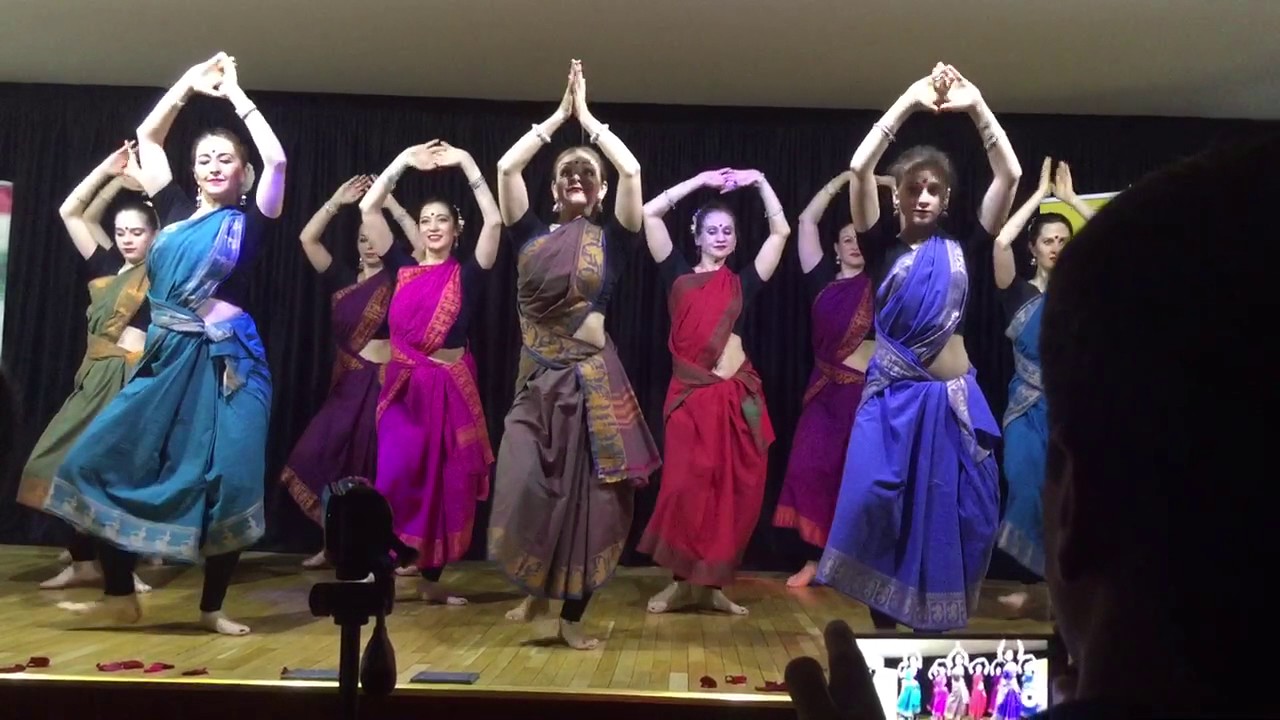 Odissi - Batu dance - YouTube