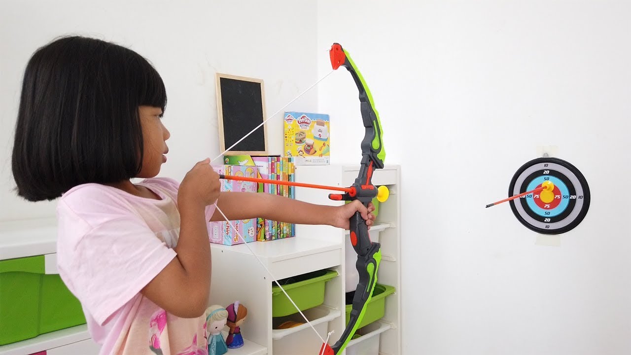 SERU! MELATIH FOKUS ANAK DENGAN PANAH MAINAN | TOY ARCHERY BOW AND ...