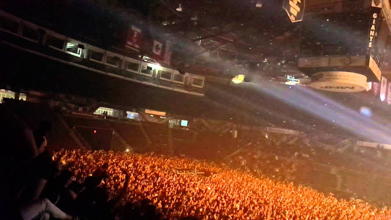 Alesso Live - Vancouver BP18 (2015) - YouTube