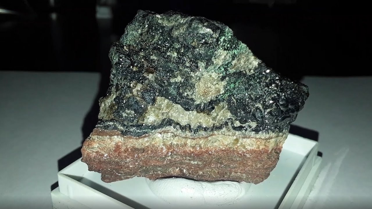 Massive Botryoidal Uraninite (Pitchblende) with Paraschoepite - YouTube