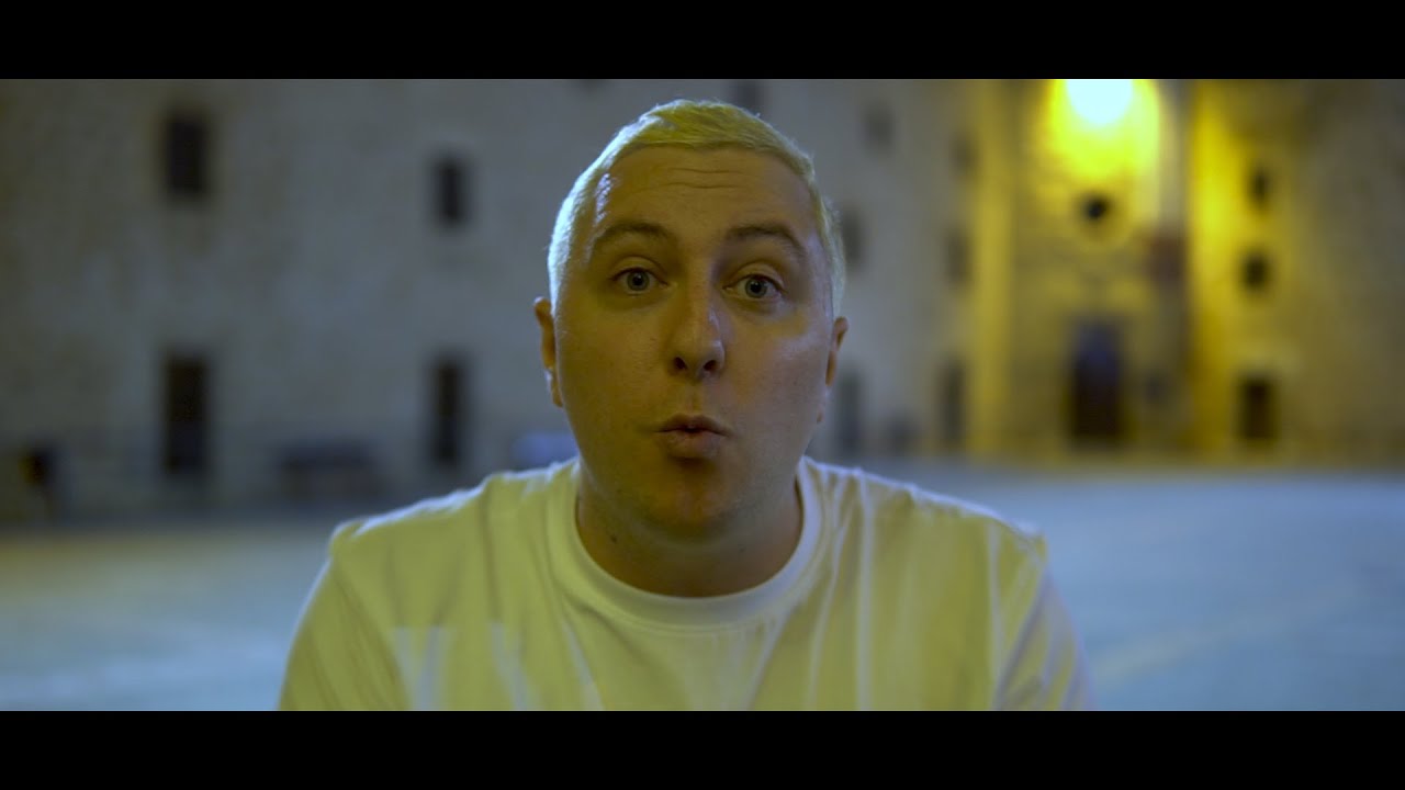 THE UK SLIM SHADY! - YouTube