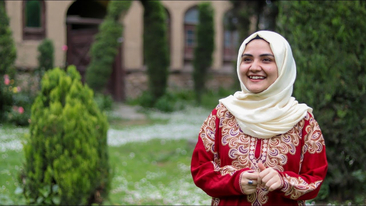 Ladishah girl areej syed | 1 minute cinematic broll - YouTube