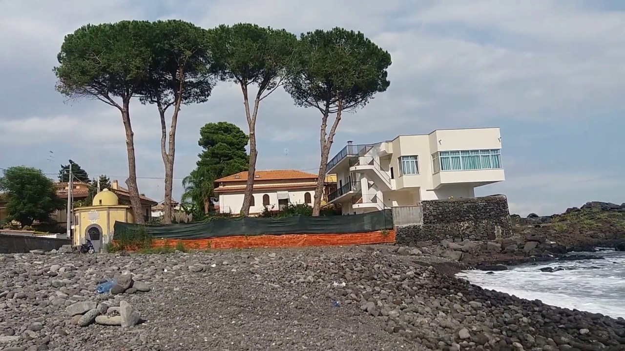 Spiaggia di Santa Tecla Acireale - YouTube