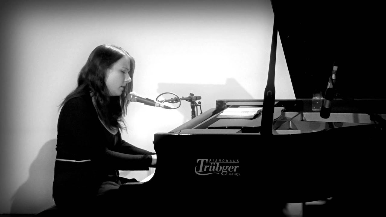 Lisa Cuthbert - live in Hamburg - This Corrosion (Bonus Video 3/3 ...