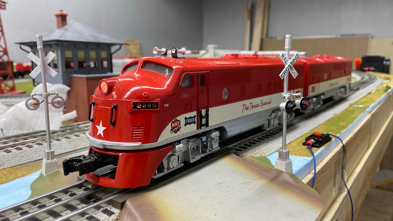 Unboxing Lionel PWC Texas Special - YouTube