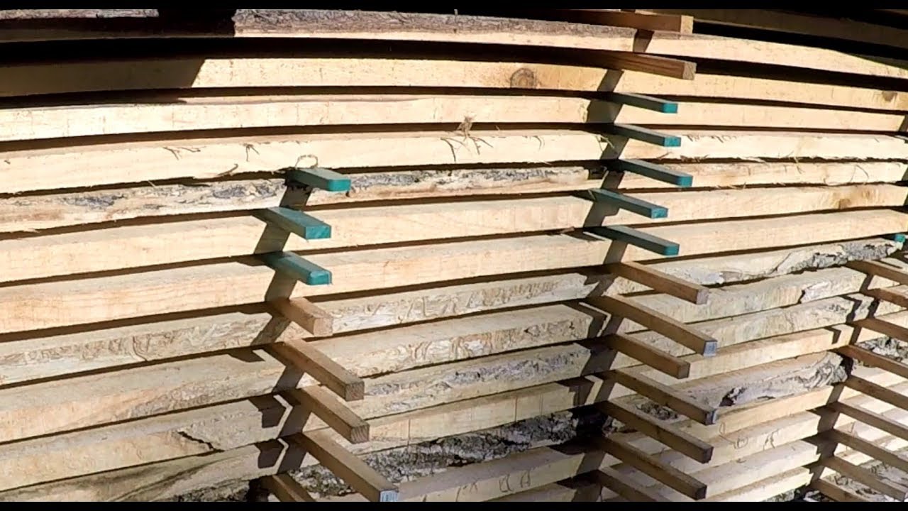 Stacking lumber at the sawmill - YouTube
