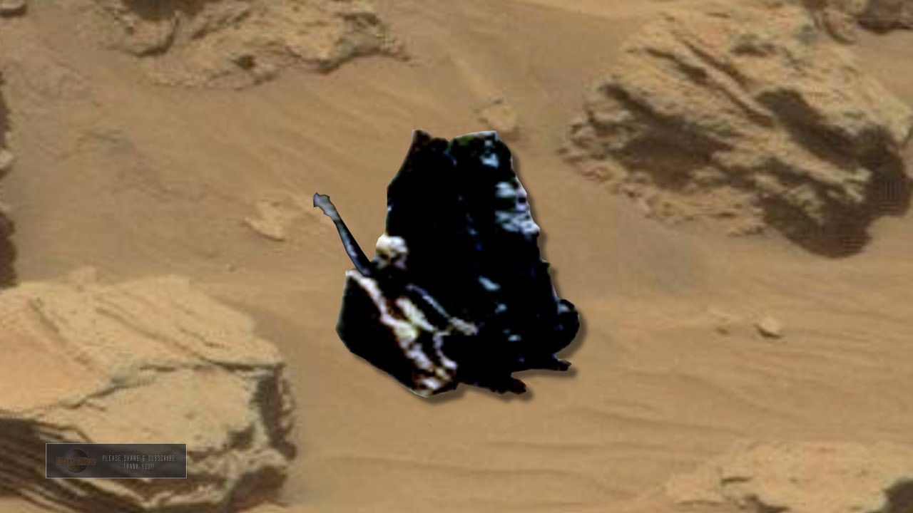 2 humanoid Beings on Mars Checking Out The Alien Craft From Earth - YouTube