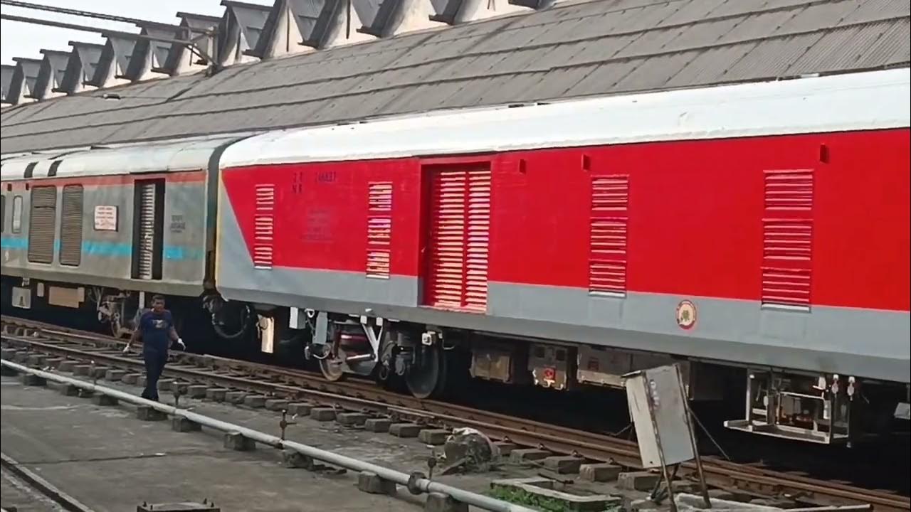 12301/ Howrah New Delhi Rajdhani Express | Arriving Howrah Jn. | Indian Railways | - YouTube