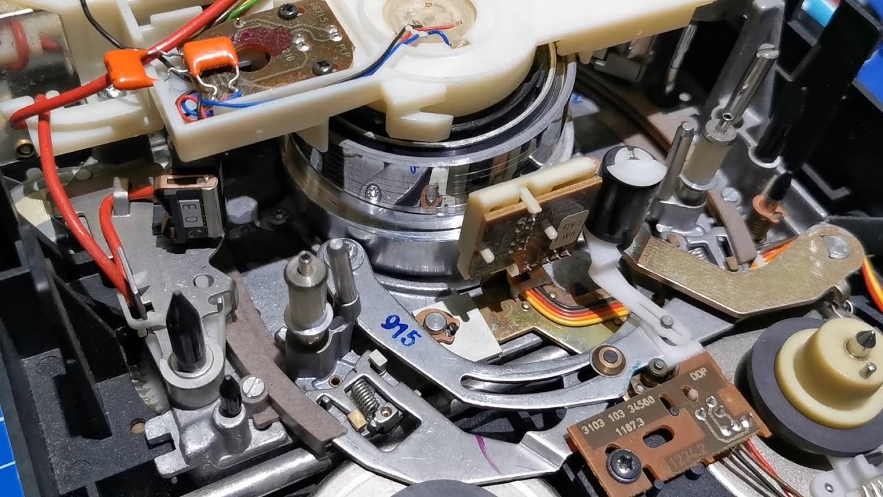 V2000 ITT VR881 Stereo (1984, OEM Philips) internal - YouTube