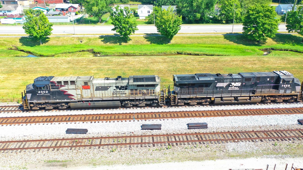4002 Leads Norfolk Southern 170 Northbound through Rockwood Tennessee ...