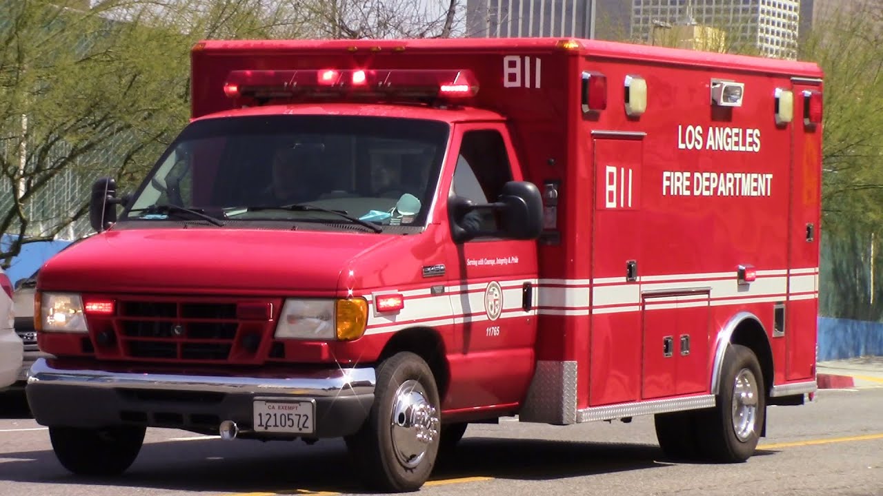 LAFD Rescue 11 & Rescue 811 (reserve) Responding - YouTube