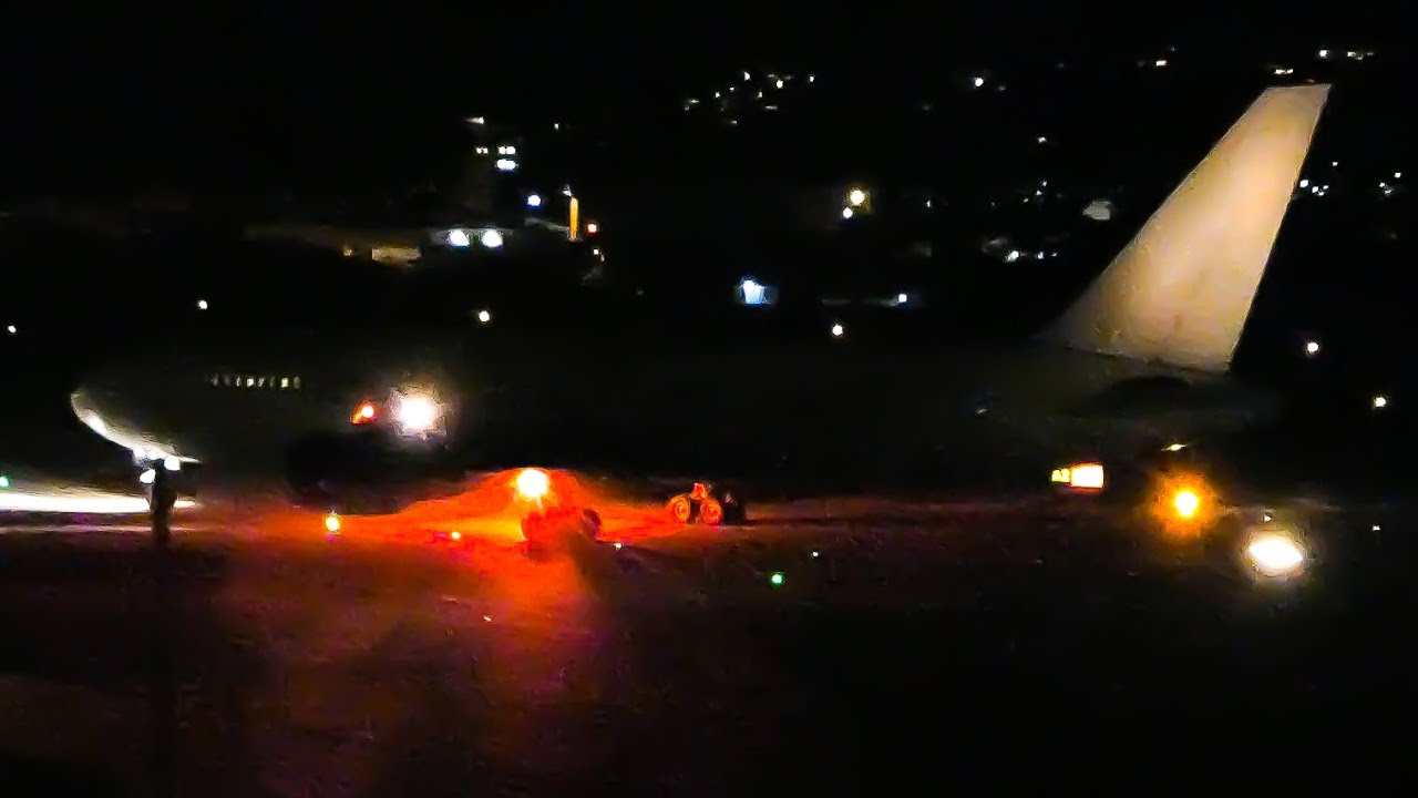 Guns N Roses Makes Epic Landing in Wellington on Rare VIP Boeing 767 ...